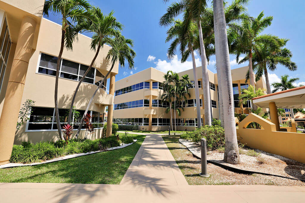 Campus Tour - St. Matthew’s University School of Medicine